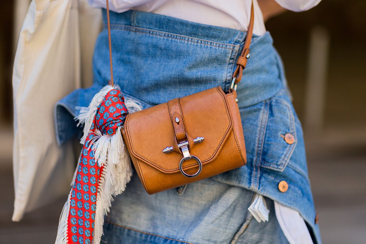 How to Customize Leather Handbags for Women