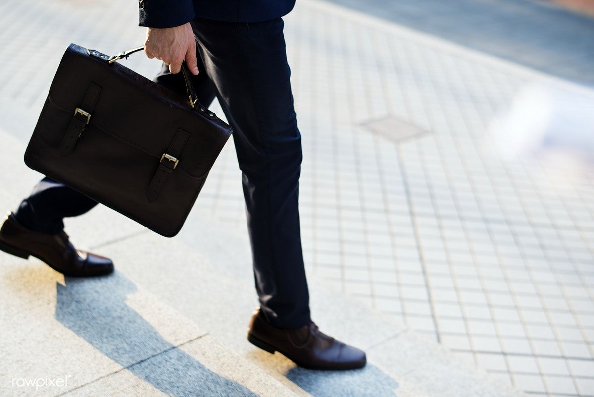 Finding the Ideal Office Bag for Men